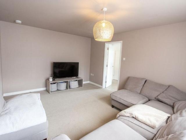 3 bedroom detached house to rent