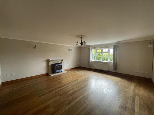 3 bedroom detached house to rent