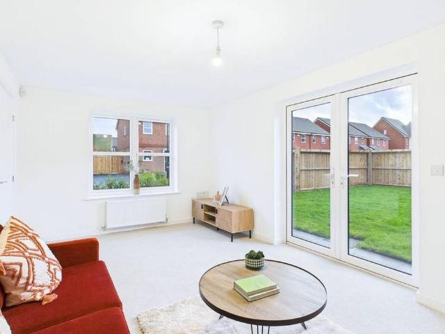 3 bedroom detached house to rent