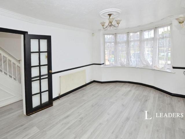 3 bedroom detached house to rent