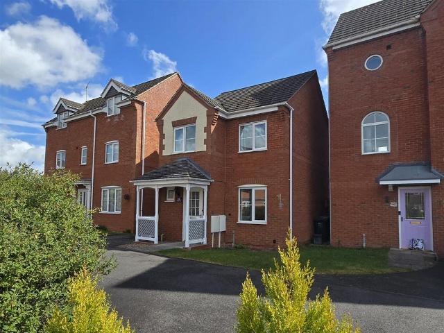 3 bedroom detached house to rent