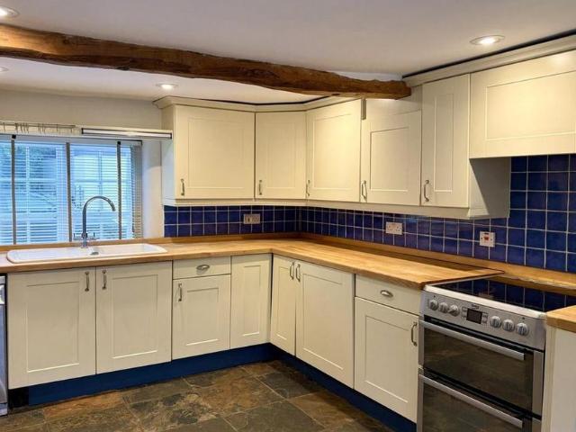 3 bedroom detached house to rent