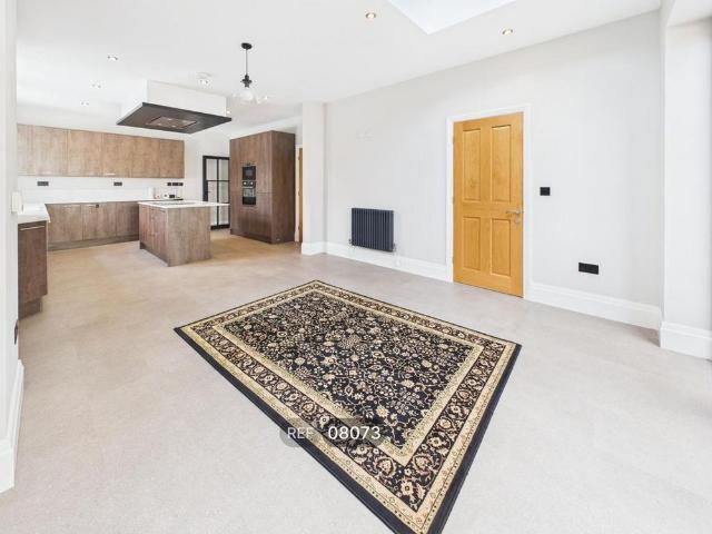 3 bedroom detached house to rent