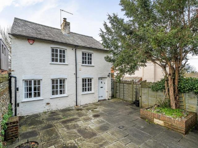 3 bedroom detached house to rent