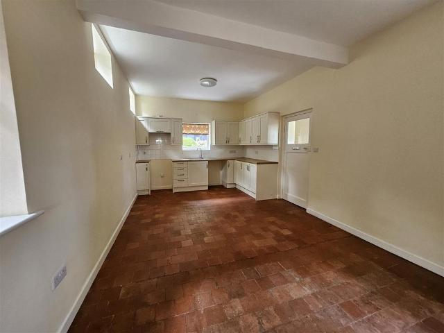 3 bedroom detached house to rent
