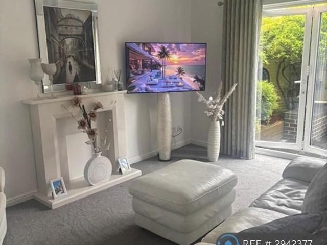 3 bedroom detached house to rent