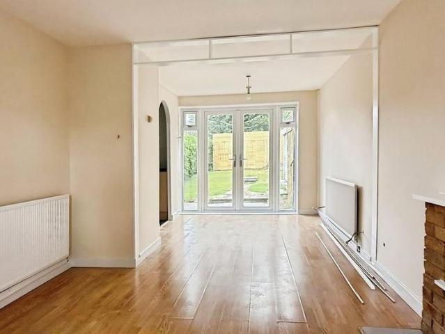 3 bedroom detached house to rent
