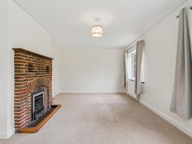 3 bedroom detached house to rent
