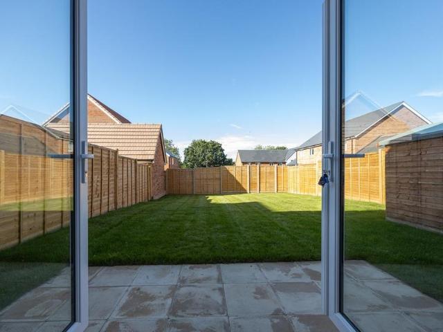 3 bedroom detached house to rent