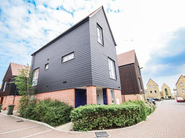 3 bedroom detached house to rent