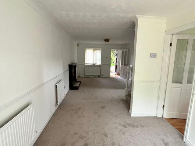 3 bedroom detached house to rent