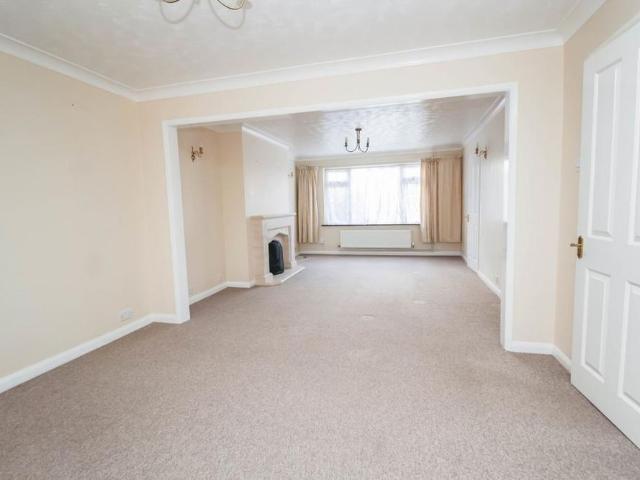 3 bedroom detached house to rent