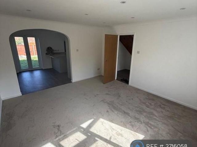 3 bedroom detached house to rent