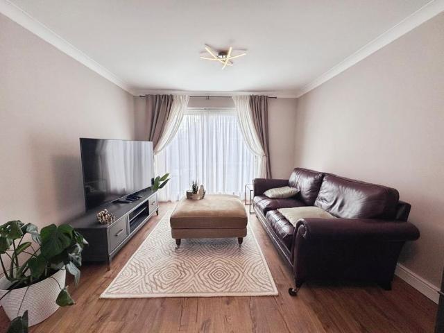 3 bedroom detached house to rent