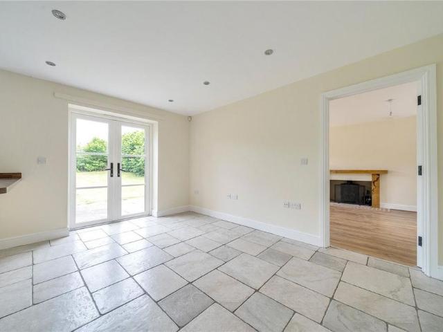 3 bedroom detached house to rent