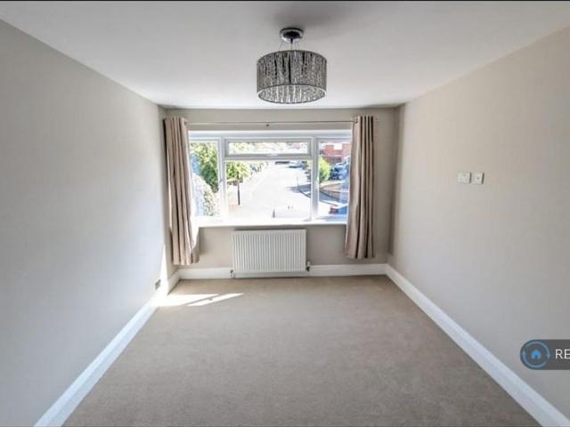 3 bedroom detached house to rent