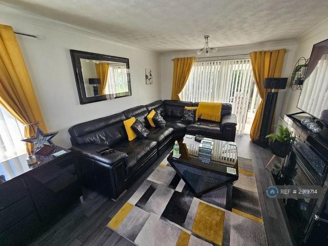 3 bedroom detached house to rent