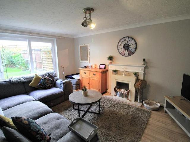 3 bedroom detached house to rent