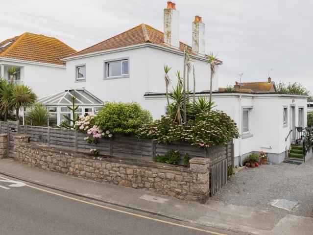 3 bedroom detached house to rent