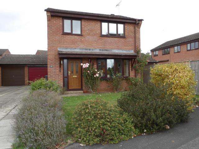 3 bedroom detached house to rent