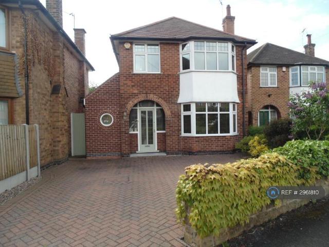 3 bedroom detached house to rent