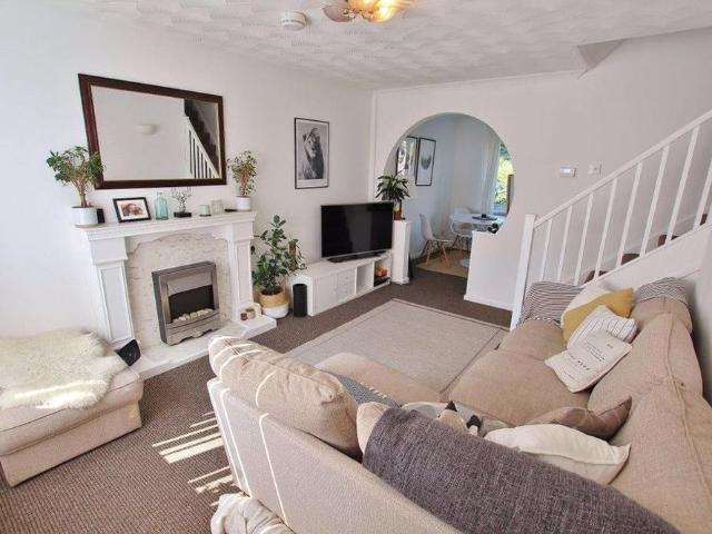 3 bedroom detached house to rent