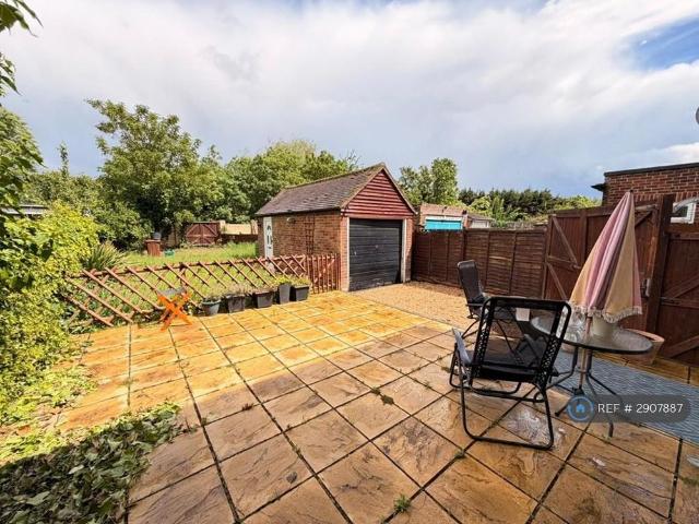 3 bedroom detached house to rent