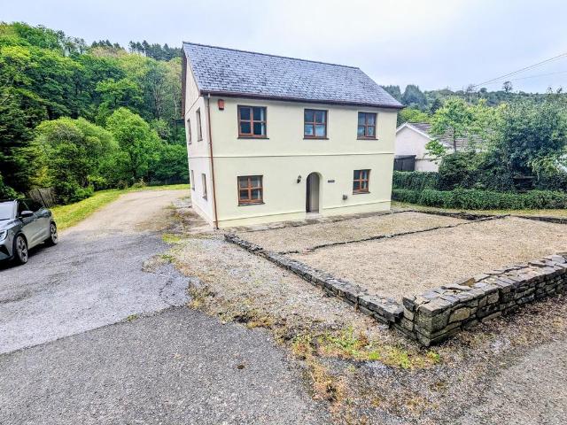 3 bedroom detached house to rent