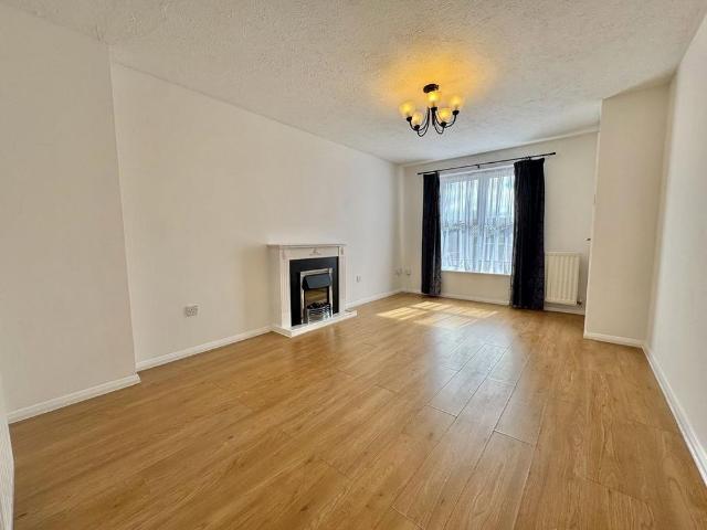 3 bedroom detached house to rent