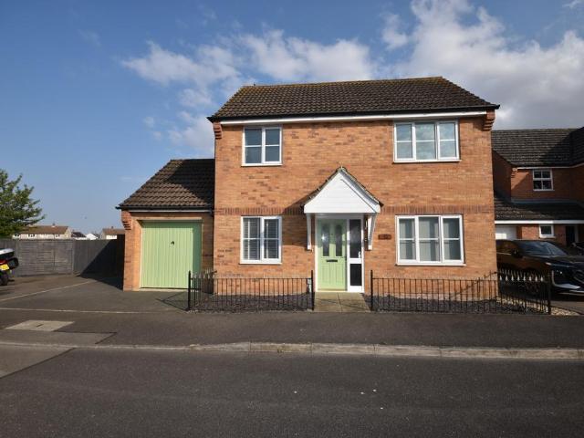 3 bedroom detached house to rent