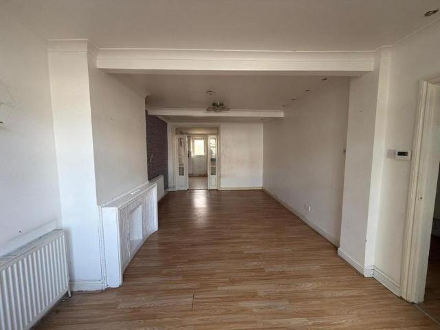 3 bedroom detached house to rent