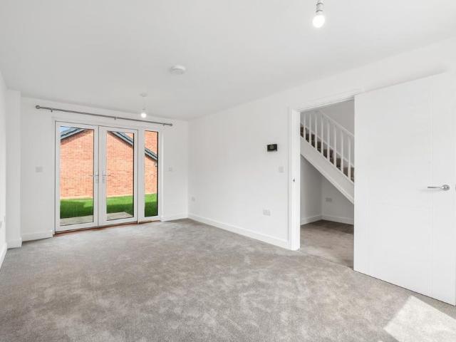 3 bedroom detached house to rent