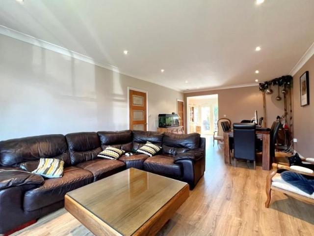 3 bedroom detached house to rent