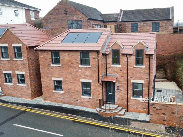 3 bedroom detached house to rent
