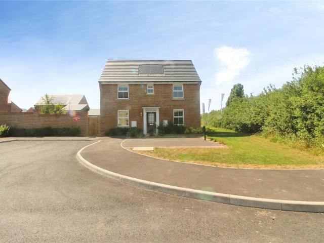 3 bedroom detached house to rent