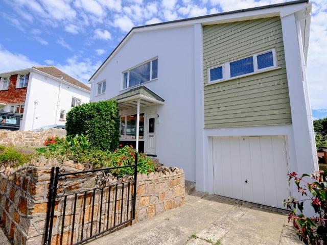 3 bedroom detached house to rent