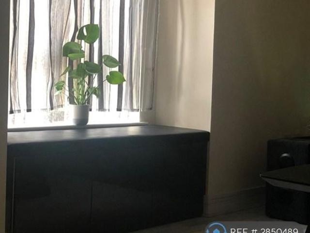 3 bedroom detached house to rent