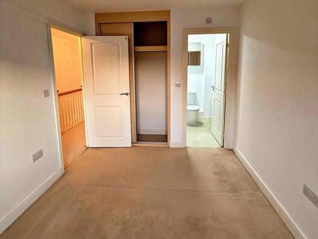 3 bedroom detached house to rent