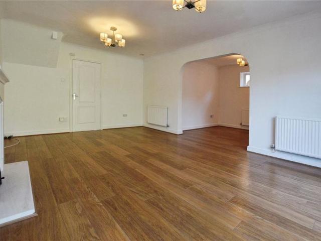 3 bedroom detached house to rent