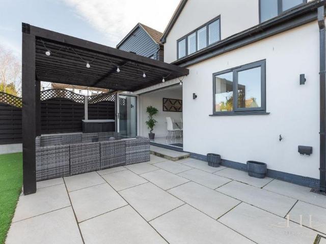 3 bedroom detached house to rent