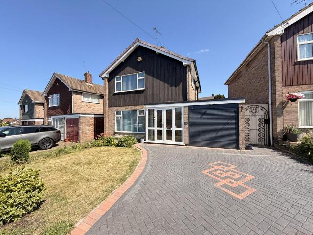 3 bedroom detached house to rent
