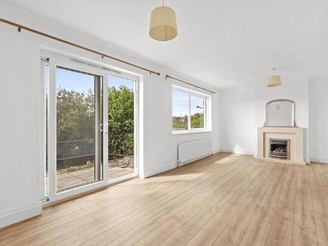 3 bedroom detached house to rent