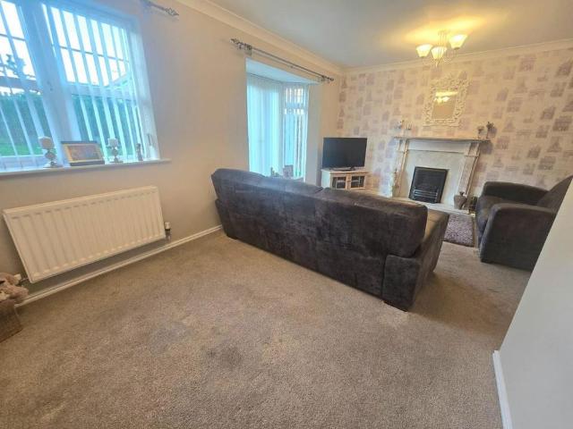 3 bedroom detached house to rent