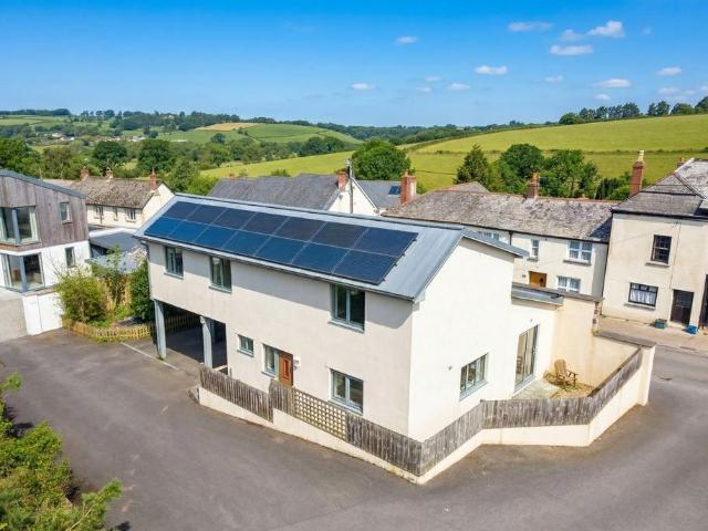 3 bedroom detached house to rent