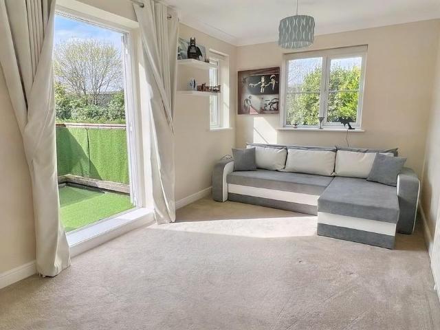 3 bedroom detached house to rent