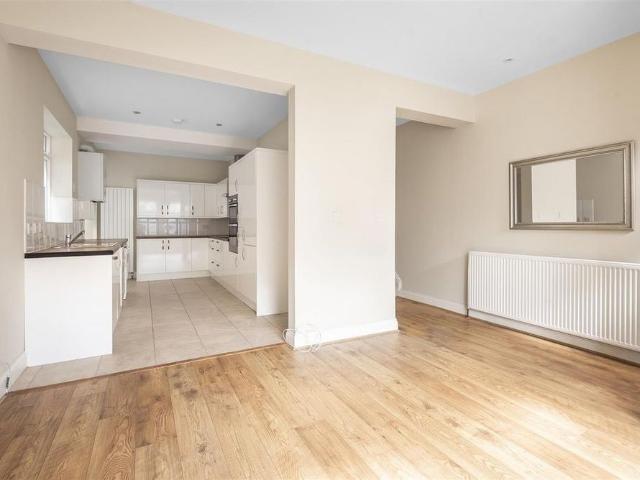 3 bedroom detached house to rent