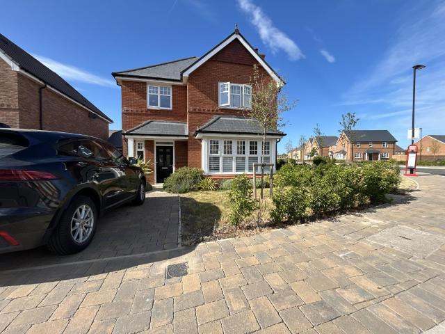 4 bedroom detached house to rent