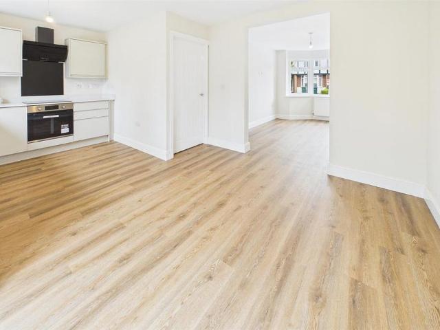 3 bedroom detached house to rent