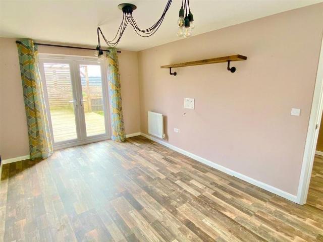 3 bedroom detached house to rent