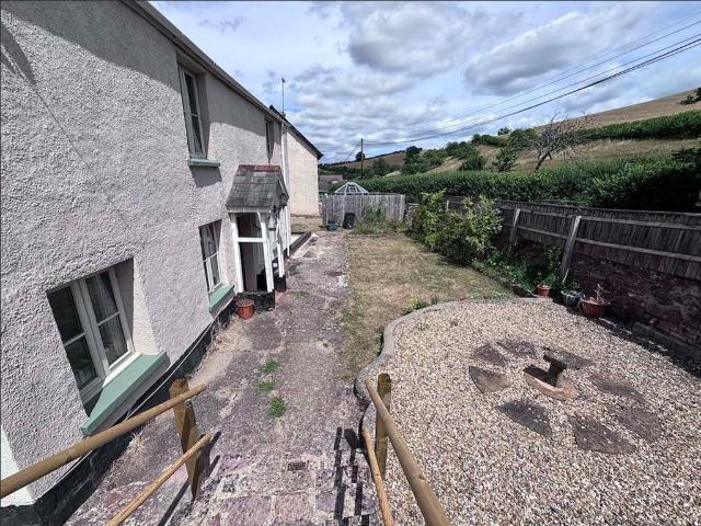 3 bedroom detached house to rent